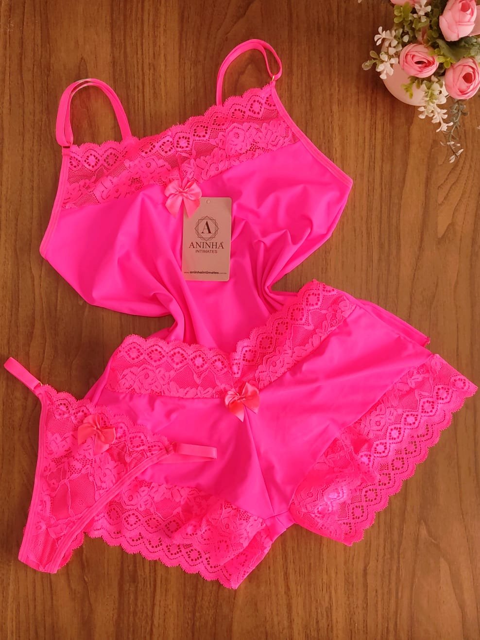 Kit Baby Doll Color + Calcinha Rosa neon - Aninha Intimates Lingerie